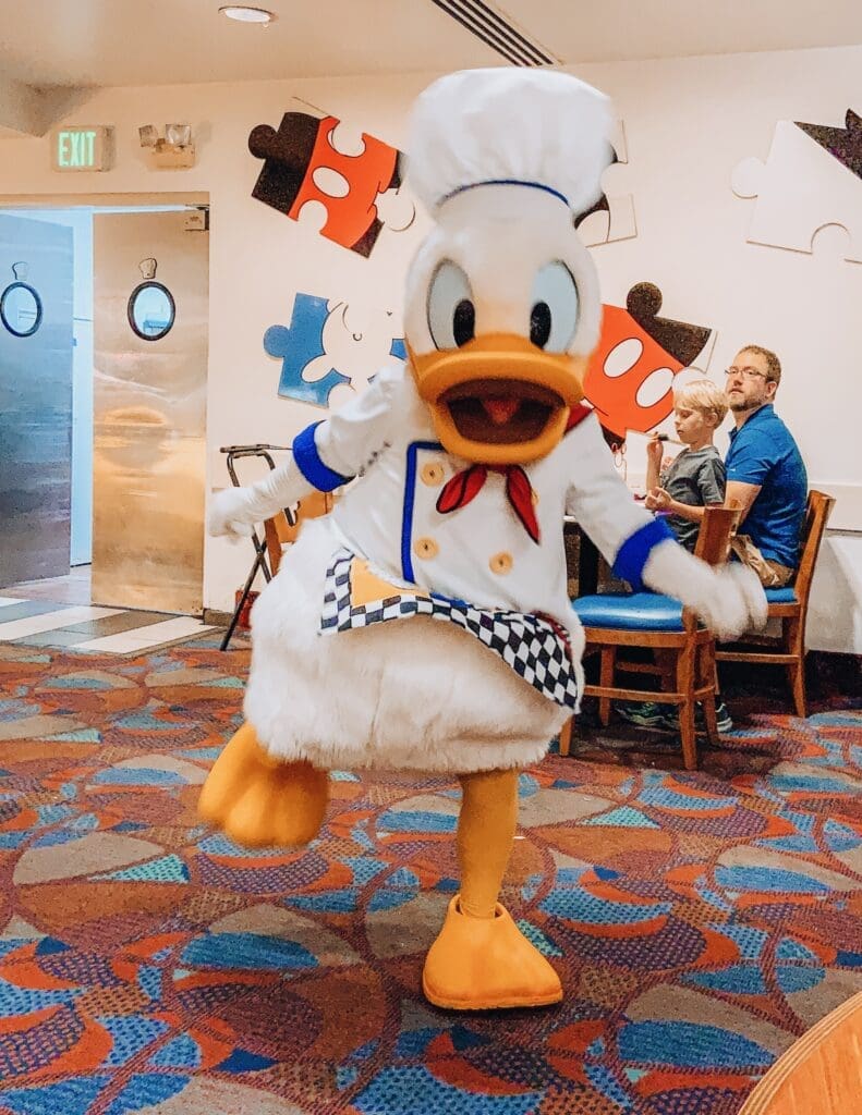 Top 5 Reasons to eat at Chef Mickey's - Mouse Ears Blog